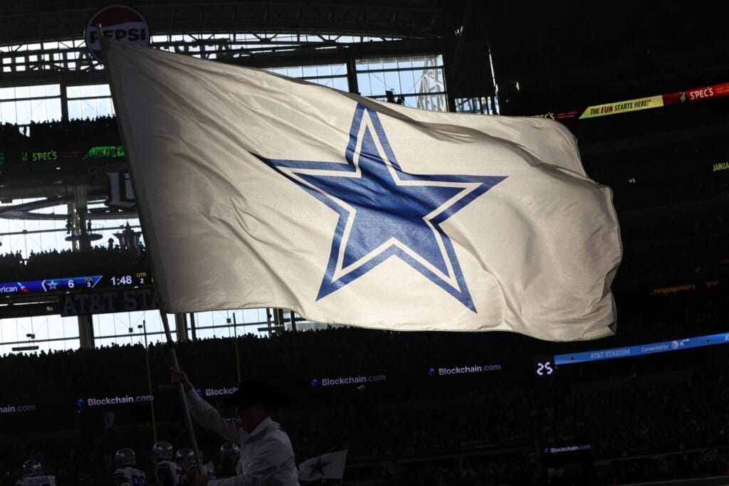 Dallas Cowboys season continues to collapse: Debris falls from AT&T ...