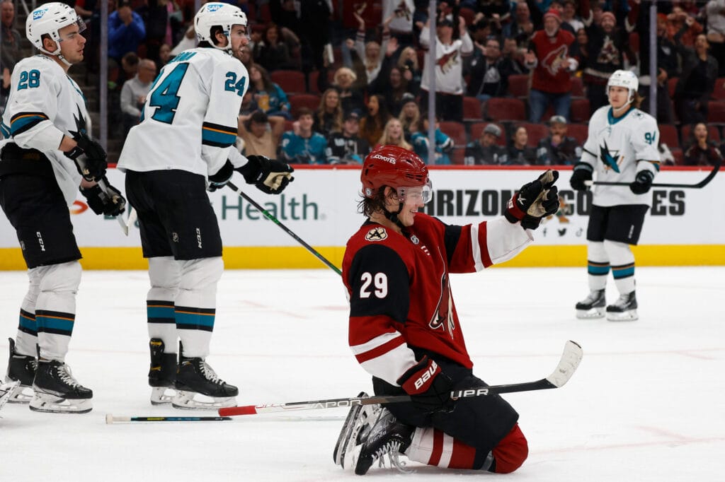 Is it breakout time for Coyotes center Barrett Hayton? - PHNX Sports