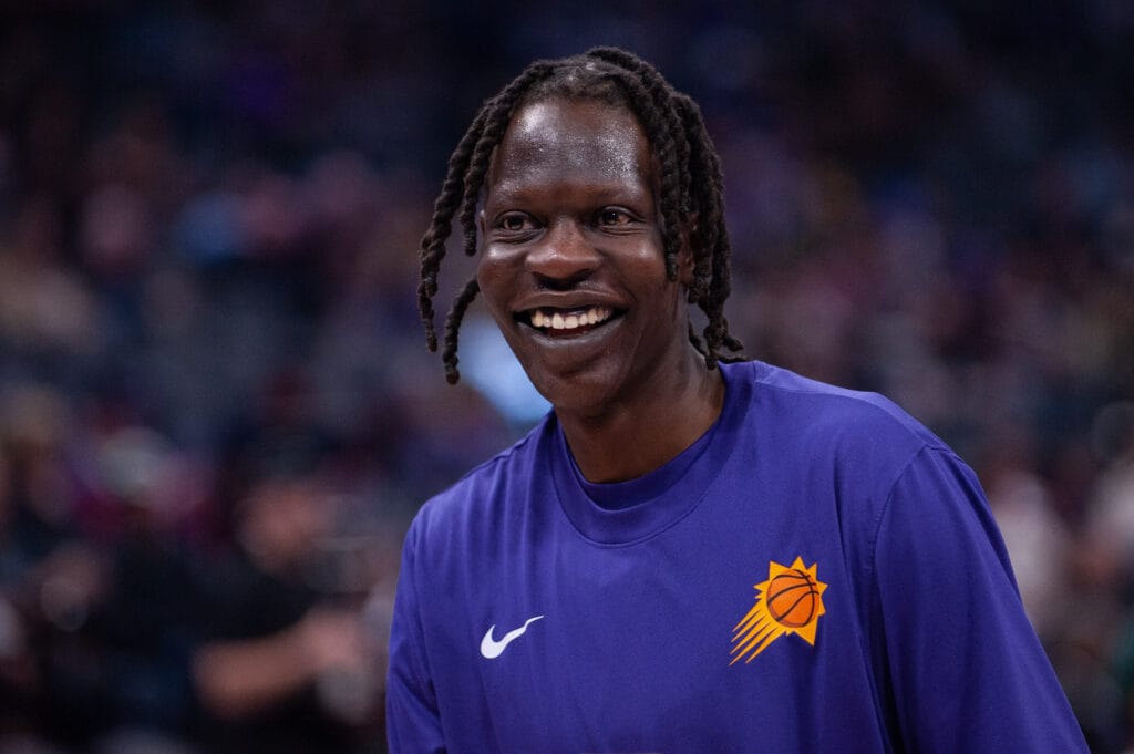 Bol Bol agrees to re-sign with Phoenix Suns on 1-year deal