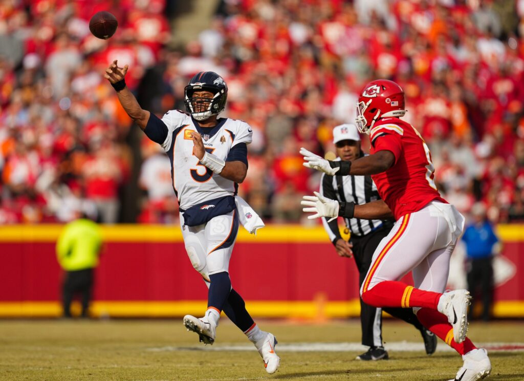 Justin Outten will remain the Broncos' play caller, but Jerry Rosburg ...