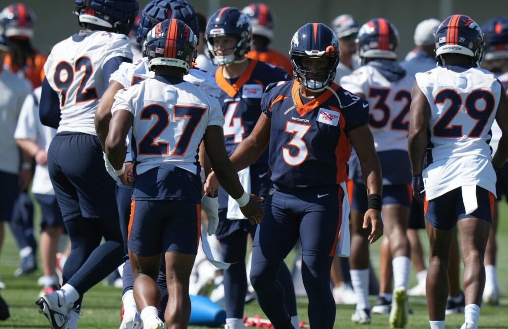 Does Damarri Mathis have a stranglehold on the second cornerback job ...