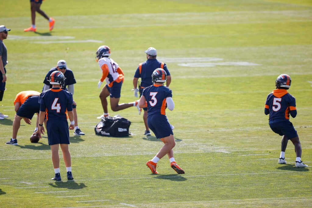 Broncos Quarterback Scoreboard: Role reversal as quarterback's struggle ...