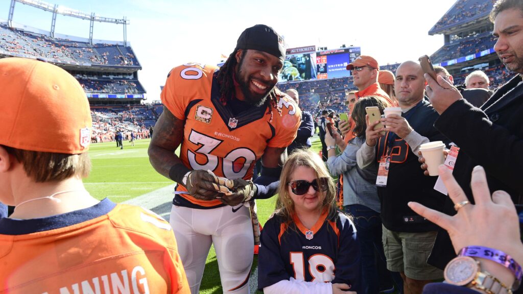 Denver Broncos award David Bruton with Walter Peyton Man of the Year ...