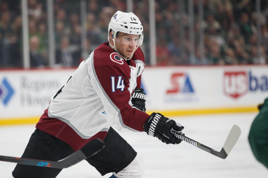 BSN Exclusive: Blake Comeau doesn't want to go anywhere - DNVR Sports
